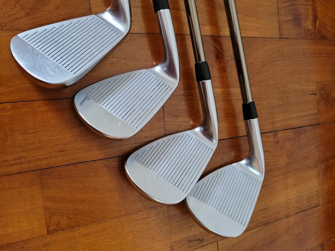 Callaway black legacy 4-PW irons with graphite shaft, Sports Equipment ...