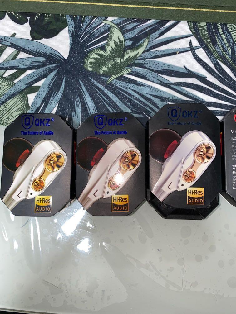 Earpiece Brand New with Casing, Audio, Earphones on Carousell