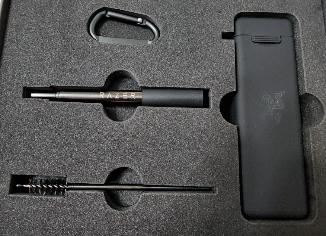 RAZER Limited Edition Retractable Straw, Everything Else on Carousell