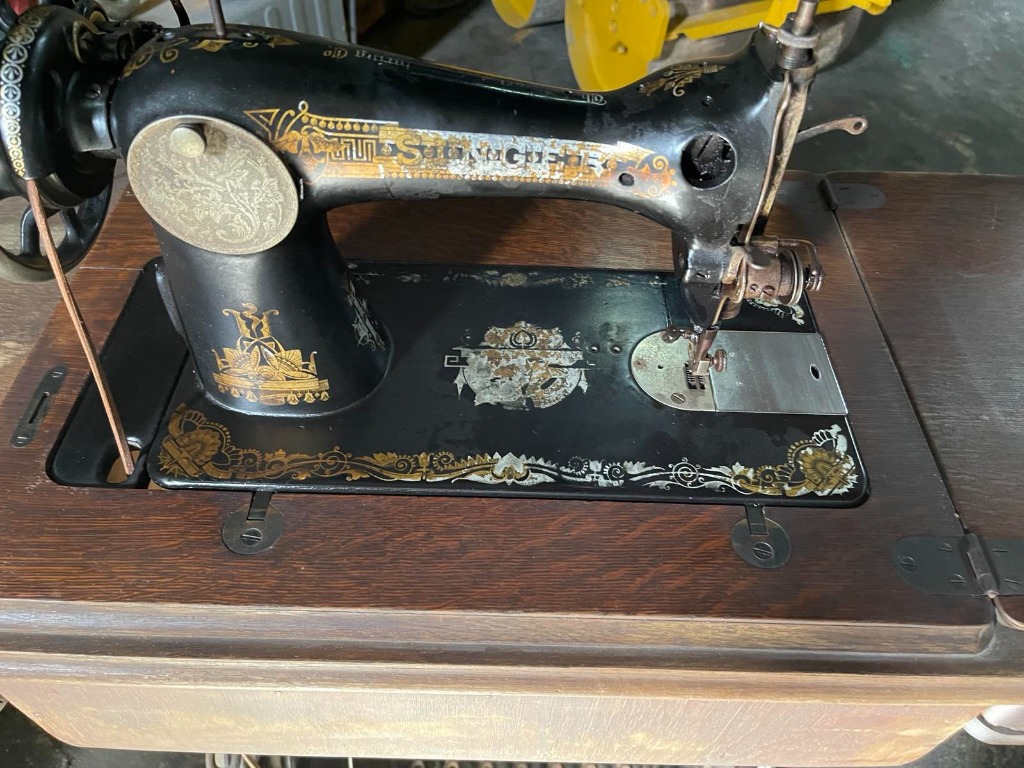 singer sewing machine, Furniture & Home Living, Furniture, Other Home ...