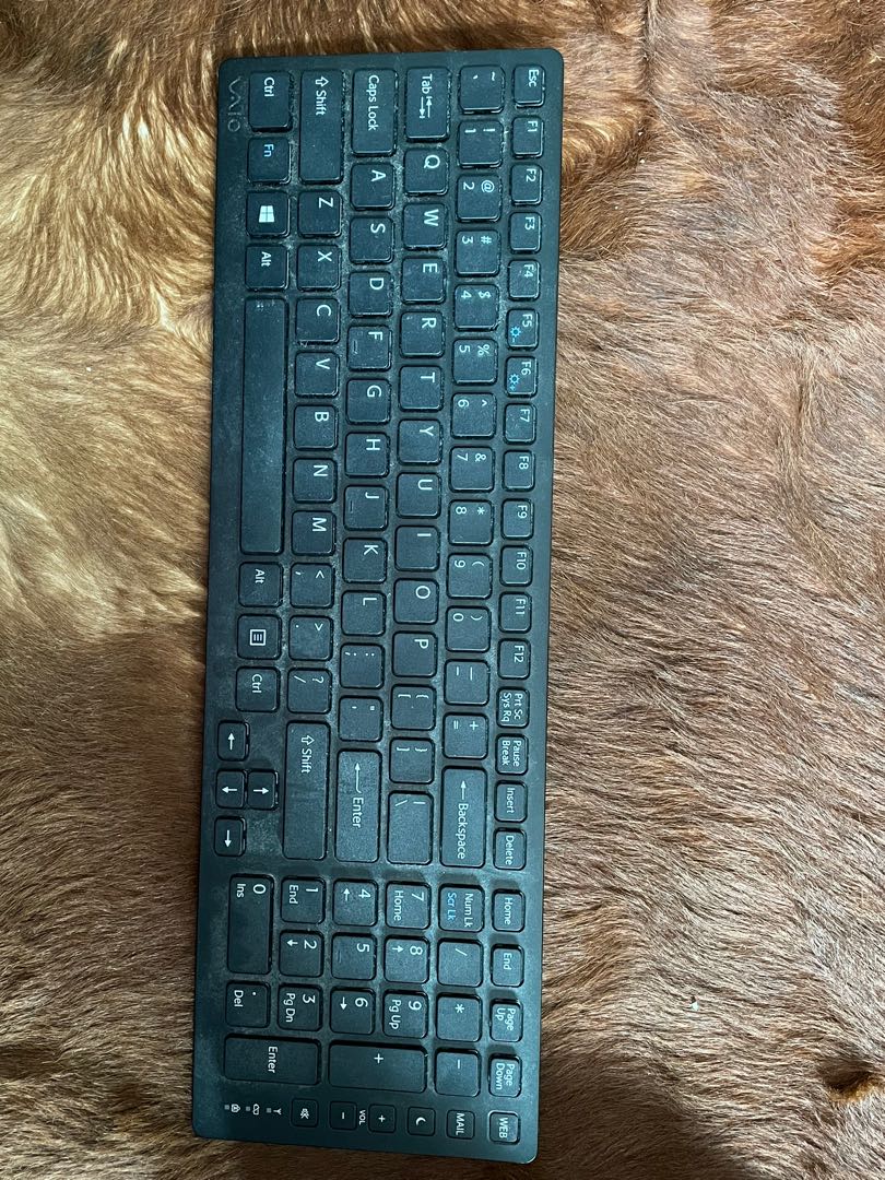 Sony wireless Keyboard, 電腦＆科技, 電腦周邊及配件, 電腦鍵盤及相關產品 - Carousell