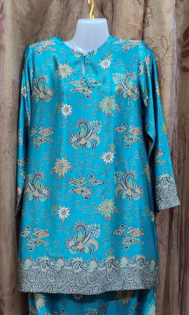 Baju kurung moden corak batik, Women's Fashion, Muslimah Fashion, Baju Kurung & sets on Carousell