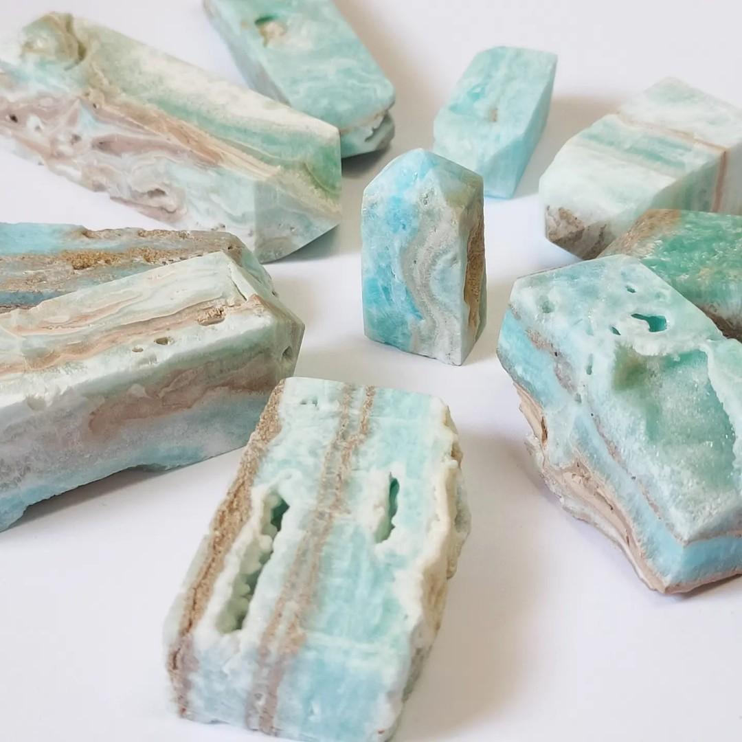 Hemimorphite Tower, Furniture & Home Living, Home Decor, Vases ...