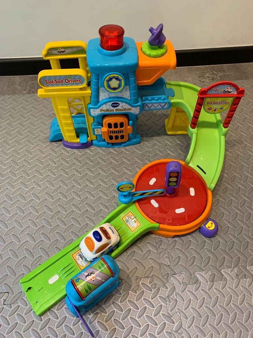 Police car track set, Hobbies & Toys, Toys & Games on Carousell