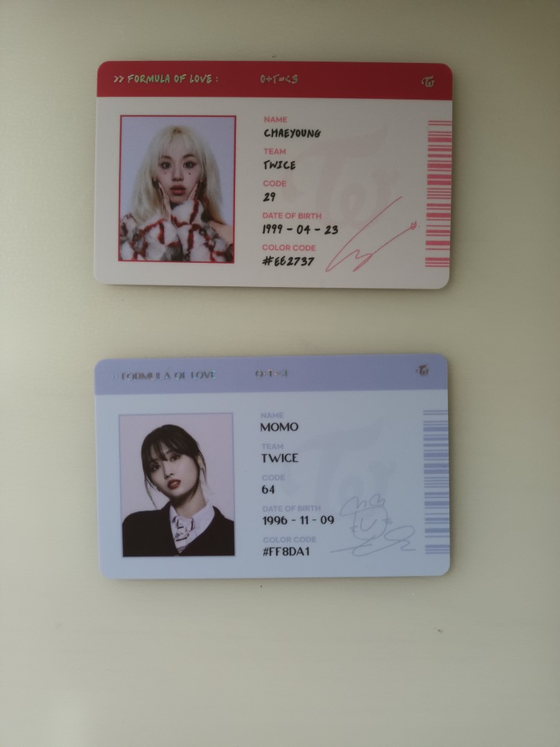TWICE-Formula of love id card momo chaeyoung, 興趣及遊戲, 收藏品及紀念品, 明星周邊 ...