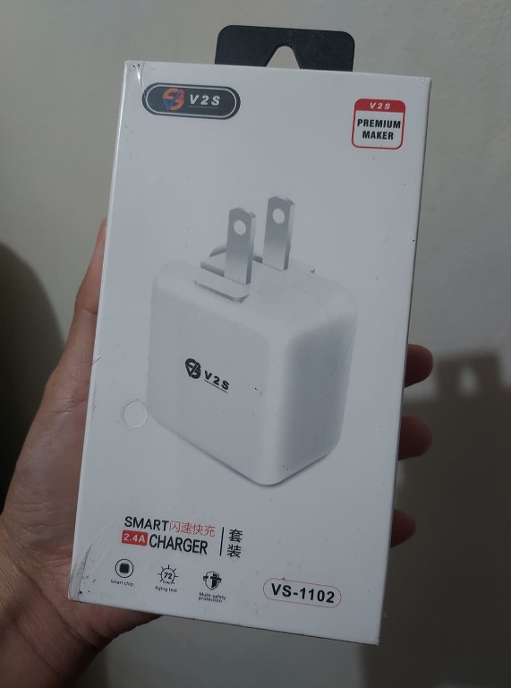 V2S VS-1102 Smart Charger, Mobile Phones & Gadgets, Mobile & Gadget ...