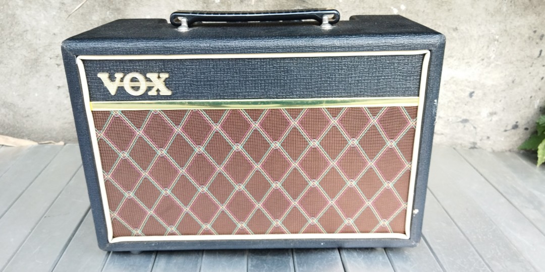 VOX electric guitar amplifier model V9106, Audio, Soundbars, Speakers ...