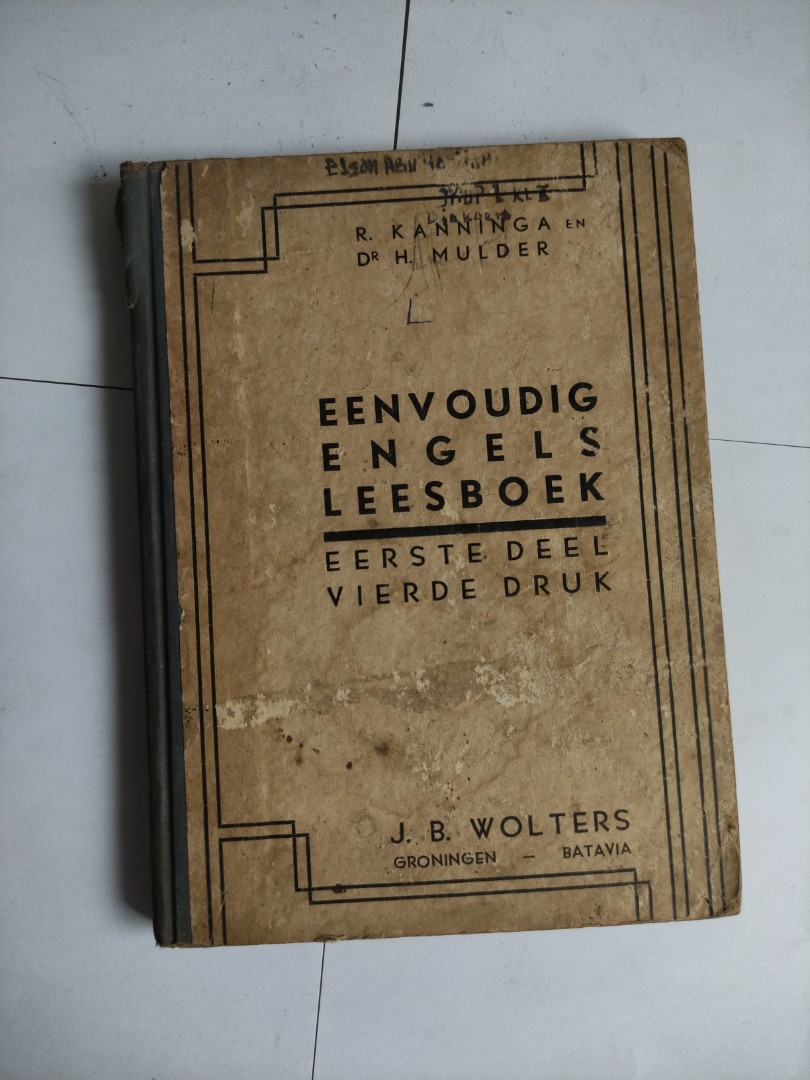 Buku Antik - Eenvoudig Engels Leesboek, Buku & Alat Tulis, Buku di ...
