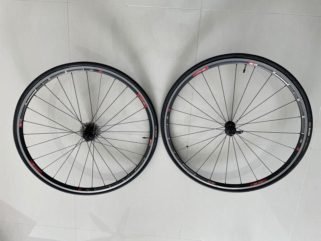 DT Swiss R1900 Clincher wheelset, Sports Equipment, Bicycles & Parts ...