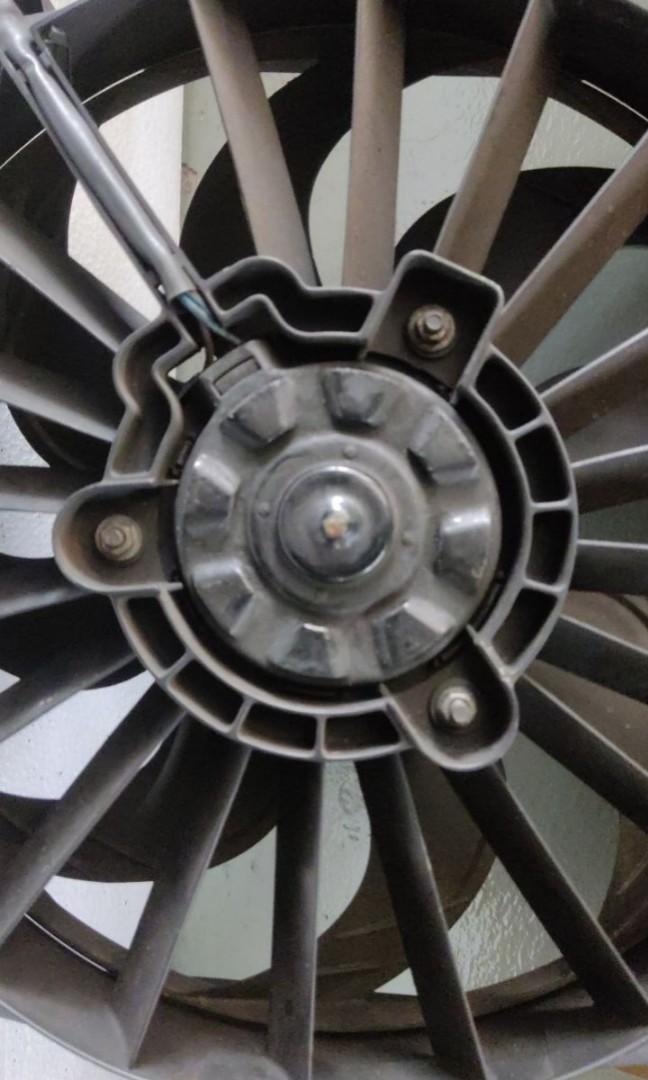 e36 bmw 318i radiator fan, Auto Accessories on Carousell