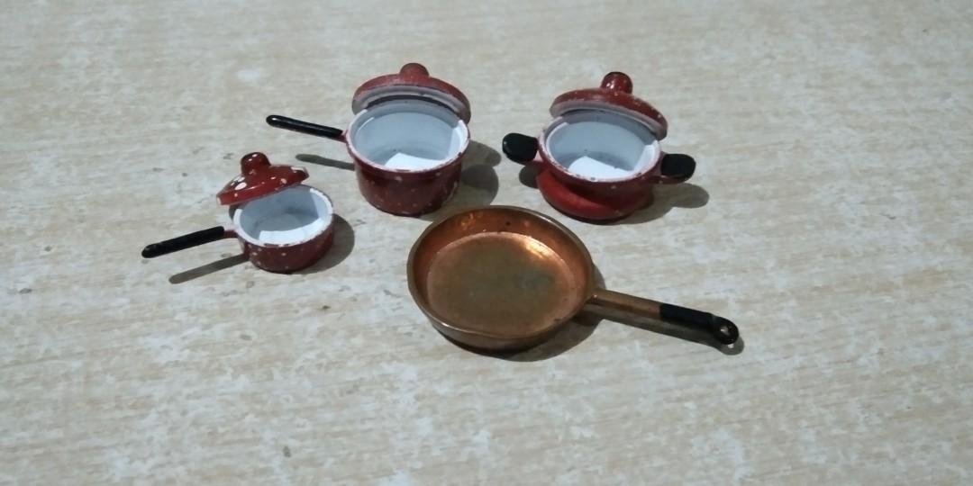 Miniature cook pots and pan, Hobbies & Toys, Toys & Games on Carousell