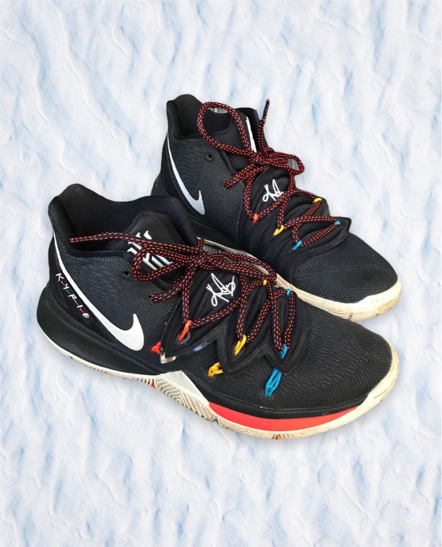NIKE Kyrie Irving x Friends, Men's Fashion, Footwear, Sneakers on Carousell