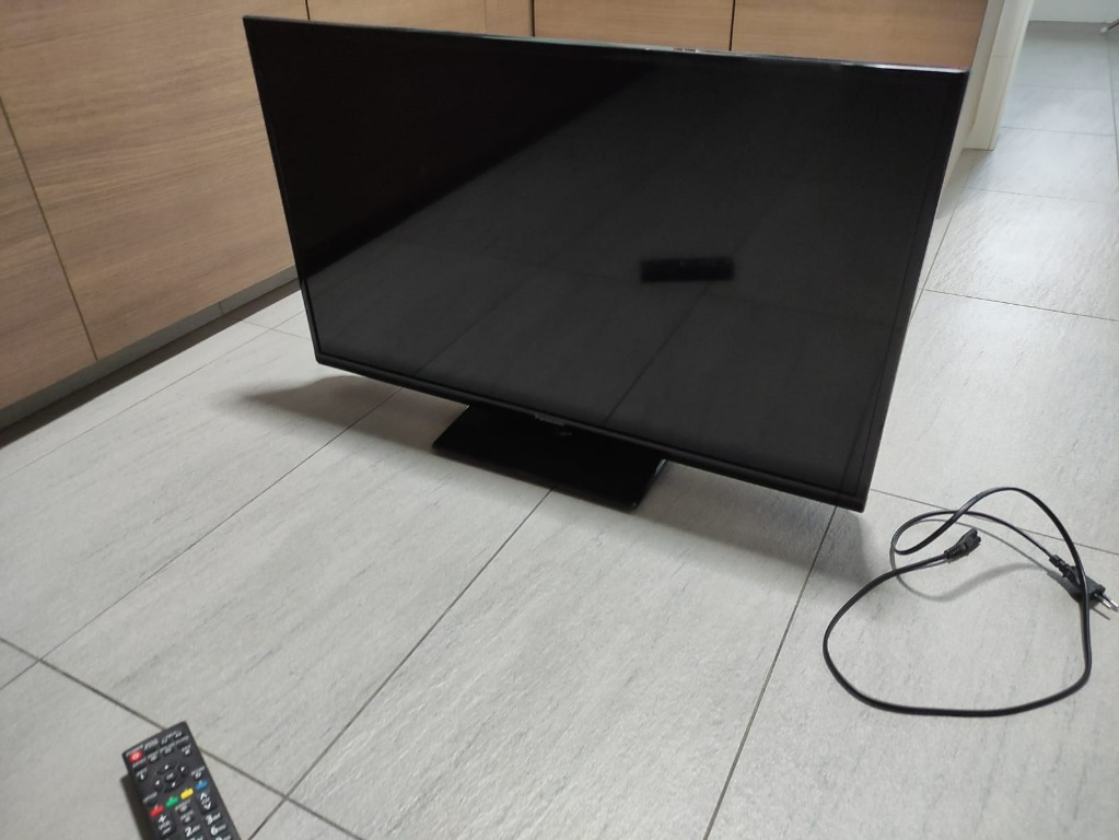 Panasonic 32 inch LED TV VIERA TH-32A400Z, TV & Home Appliances, TV ...