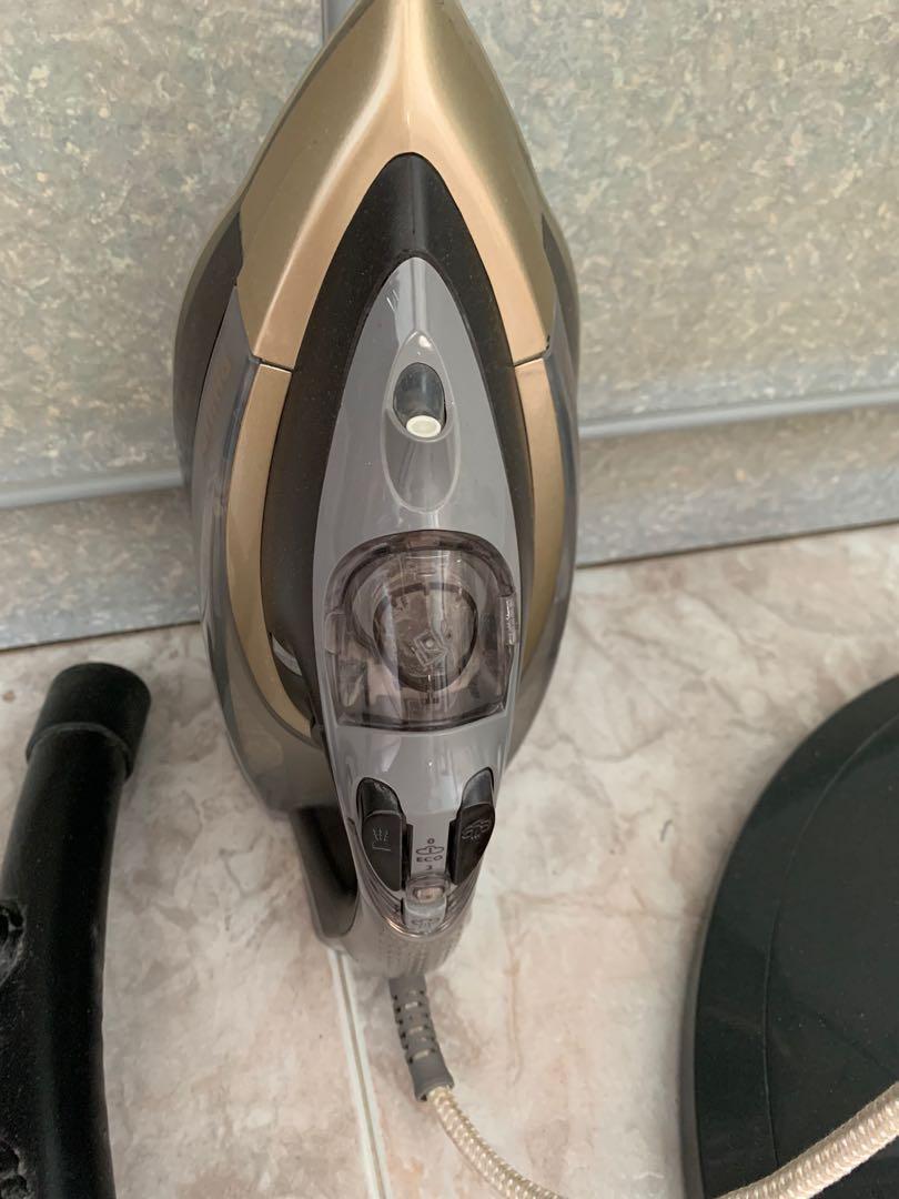 Philips Iron, TV & Home Appliances, Irons & Steamers on Carousell