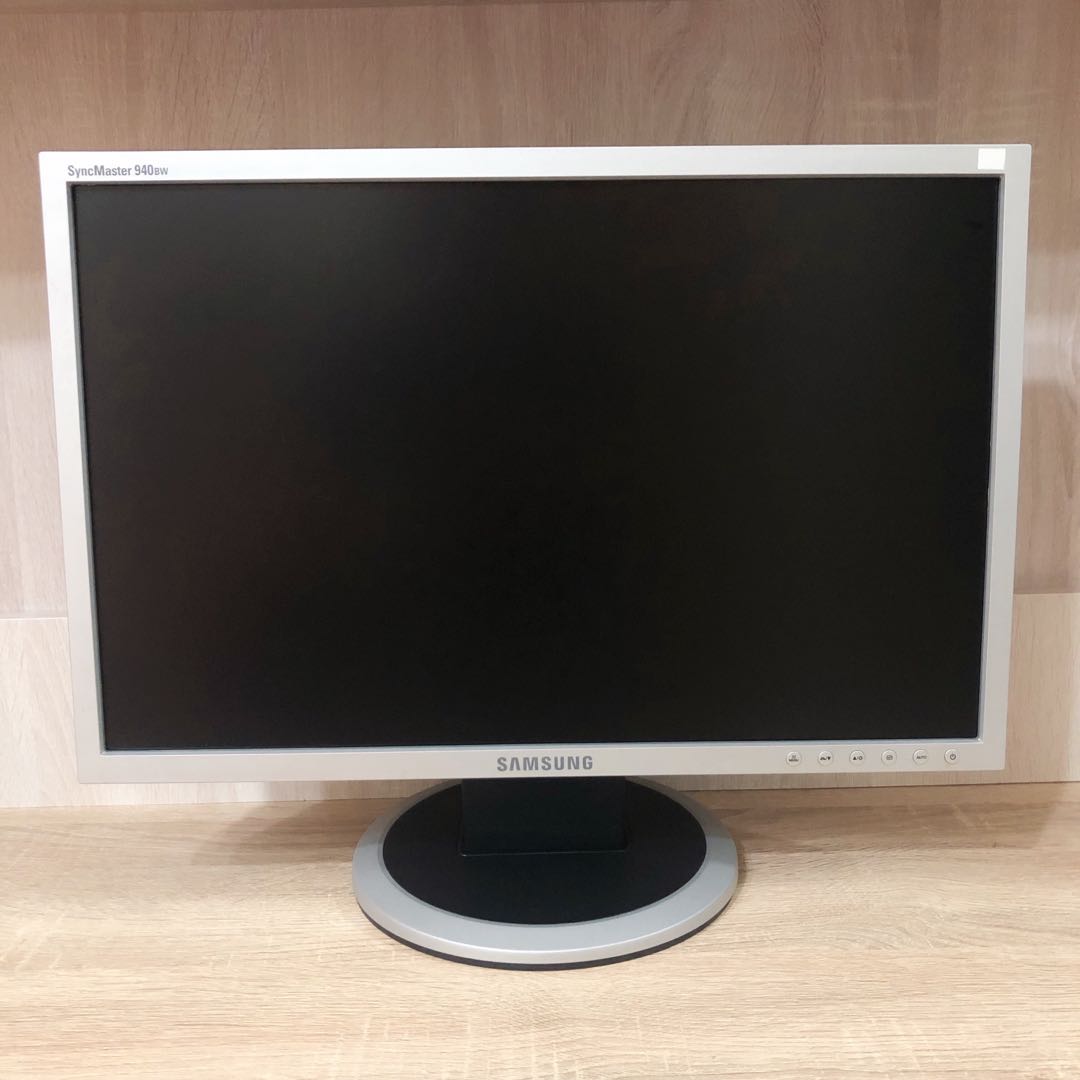 限自取～ Samsung 三星 940BW 19吋 液晶顯示器 桌上電腦, 手機及配件, 平板電腦, 平板電腦 - Android在旋轉拍賣