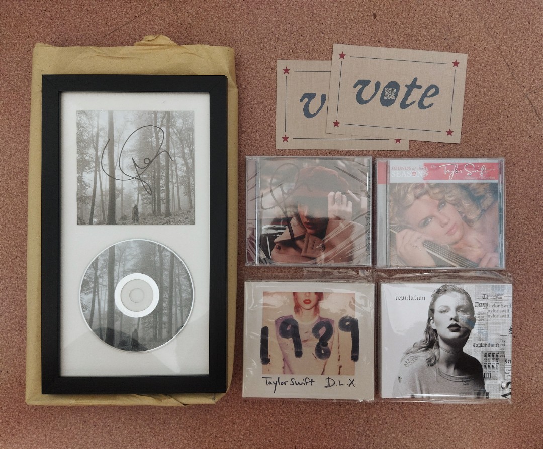 Taylor Swift Signed CDs and Merch, Hobbies & Toys, Music & Media, CDs ...