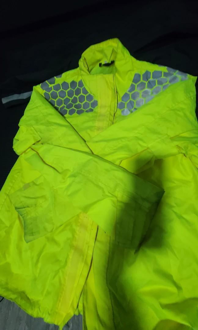 3M scotchlite Raincoat XL, Motorcycles, Motorcycle Accessories on Carousell