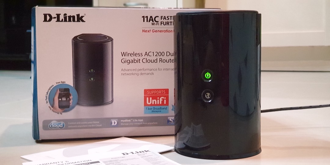 Dlink AC1200 Dual-Band WI-FI Gigabit Router, Computers & Tech, Parts ...