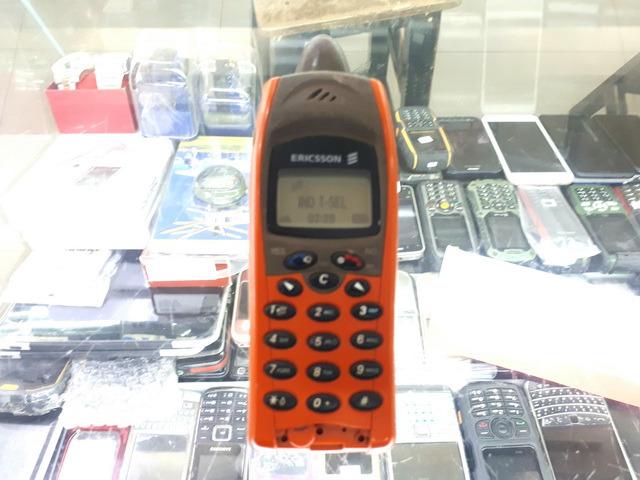 Hape Jadul Ericsson R310 R310s Hiu Seken Normal Langka, Telepon Seluler & Tablet, Lainnya di ...