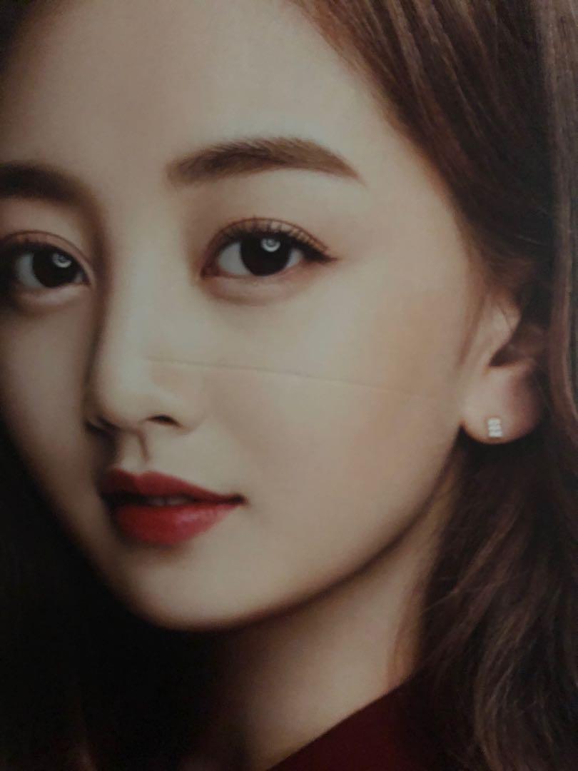 Jihyo Acuvue Define Twice Standee Lifesize, Hobbies & Toys, Memorabilia ...