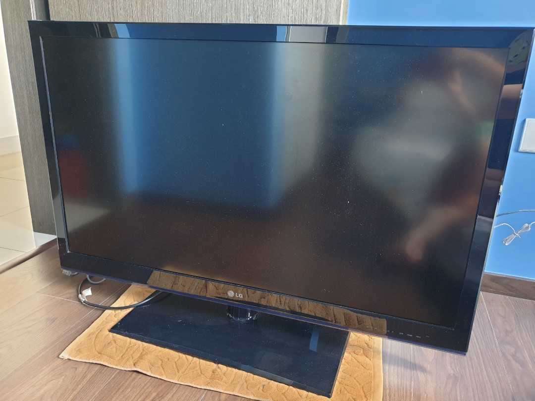 LG 42 INCH, TV & Home Appliances, TV & Entertainment, TV on Carousell
