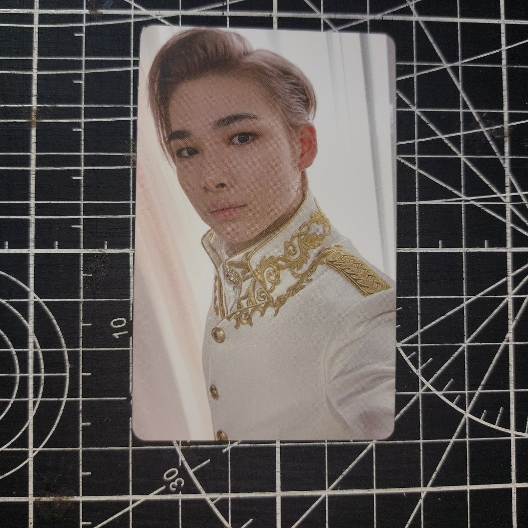NIKI | RIKI | B:C UP PHOTOCARD SELCA, Hobbies & Toys, Memorabilia ...