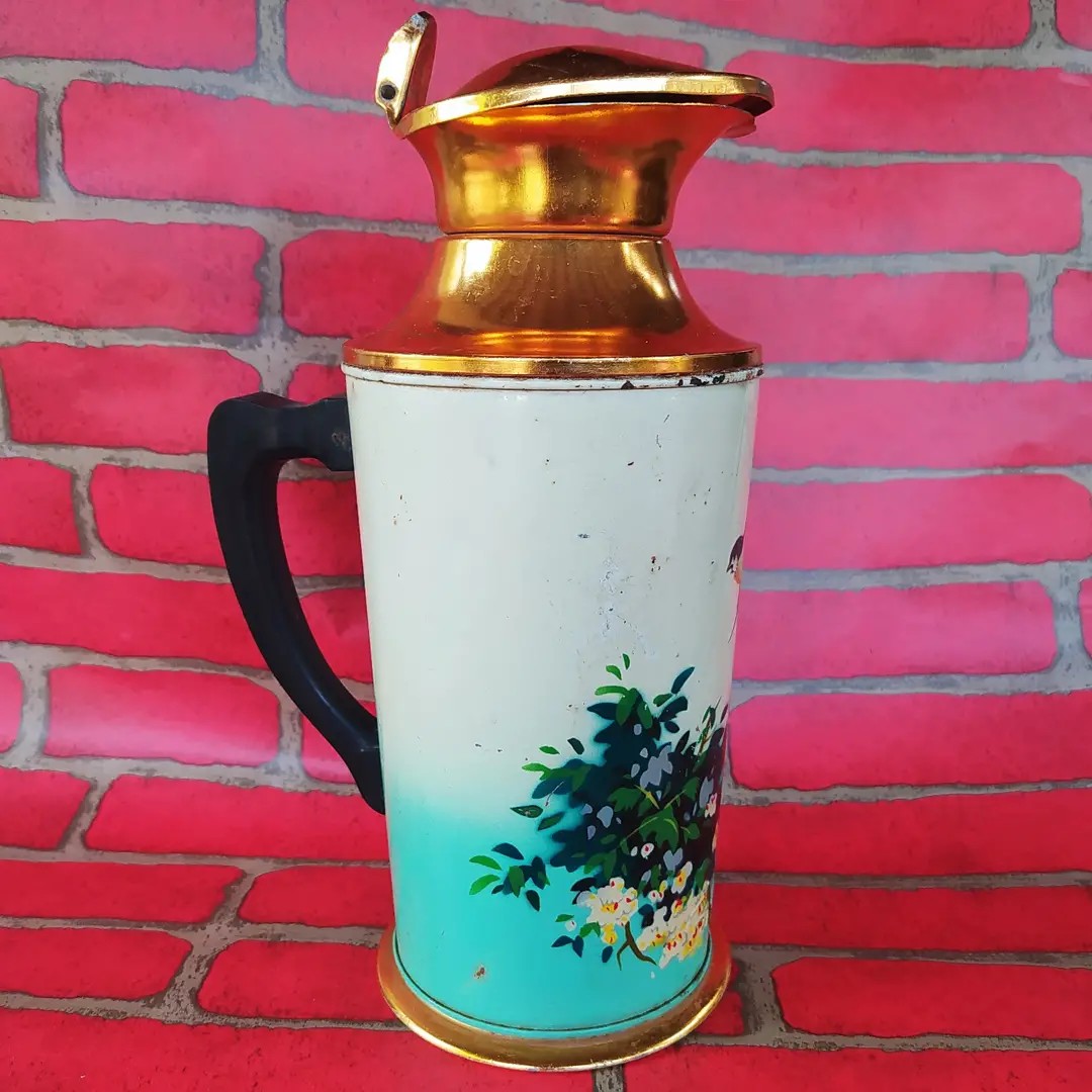 Termos enamel jadul lawas antik vintage, Antik, Pajangan di Carousell