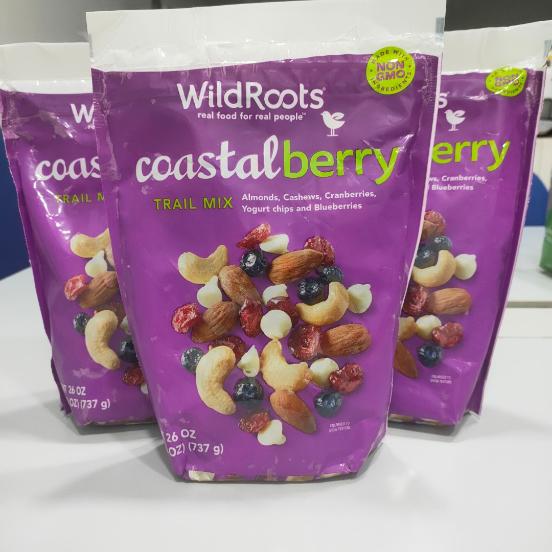 WildRoots Coastal Berry Trail Mix, 737g, Food & Drinks, Packaged ...