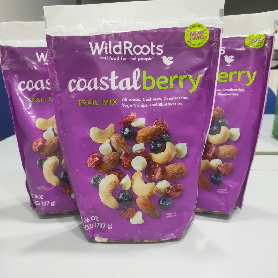 WildRoots Coastal Berry Trail Mix, 737g, Food & Drinks, Packaged ...