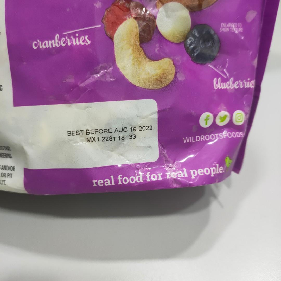 WildRoots Coastal Berry Trail Mix, 737g, Food & Drinks, Packaged ...