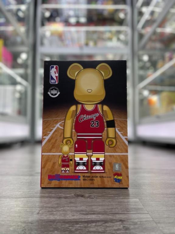 Bearbrick Michael Jordan Red Rookie Jersey 400% 100%, 興趣及遊戲, 玩具 & 遊戲類 ...