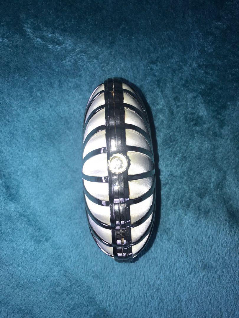 Christy Ng Signature Shell Clutch, Women's Fashion, Bags & Wallets ...