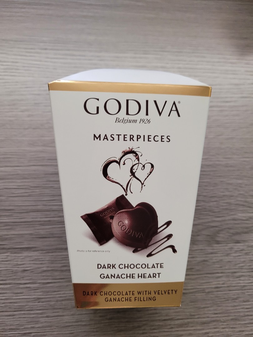 Godiva 黑朱古力盒裝 (15粒), 嘢食 & 嘢飲, 包裝食物&即食食物 - Carousell
