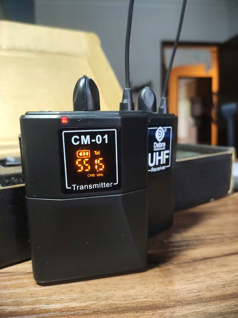 Wireless Interview microphone, Audio, Microphones on Carousell