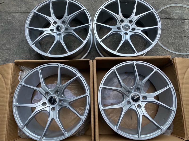 18” QRX Silver mags 5Holes pcd 114 Bnew, Car Parts & Accessories, Mags ...