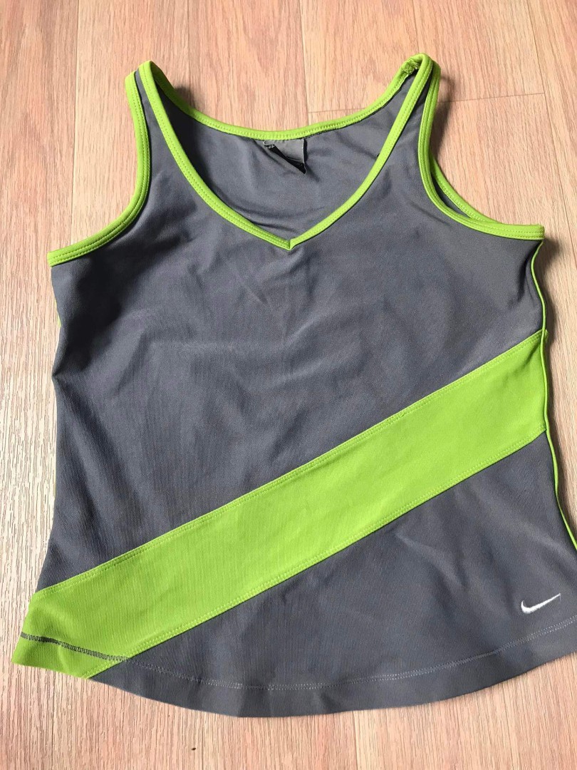 authentic nike work out tops, Women's Fashion, Activewear on Carousell