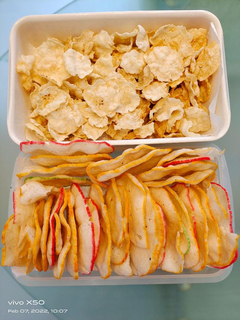 Belinjo crackers and fish crackers, Food & Drinks, Homemade Bakes on ...