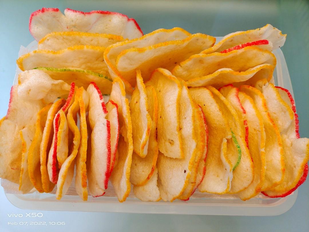 Belinjo crackers and fish crackers, Food & Drinks, Homemade Bakes on ...