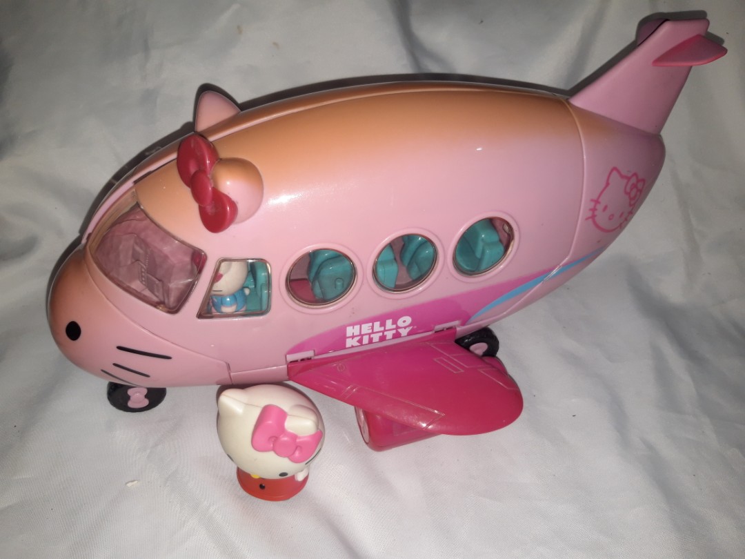 Hello kitty plane, Hobbies & Toys, Toys & Games on Carousell