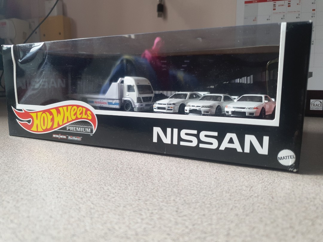 Nissan box set Hot wheels, Hobbies & Toys, Toys & Games on Carousell