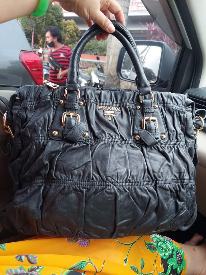 PRADA MADE IN ITALY, Fesyen Wanita, Tas & Dompet di Carousell