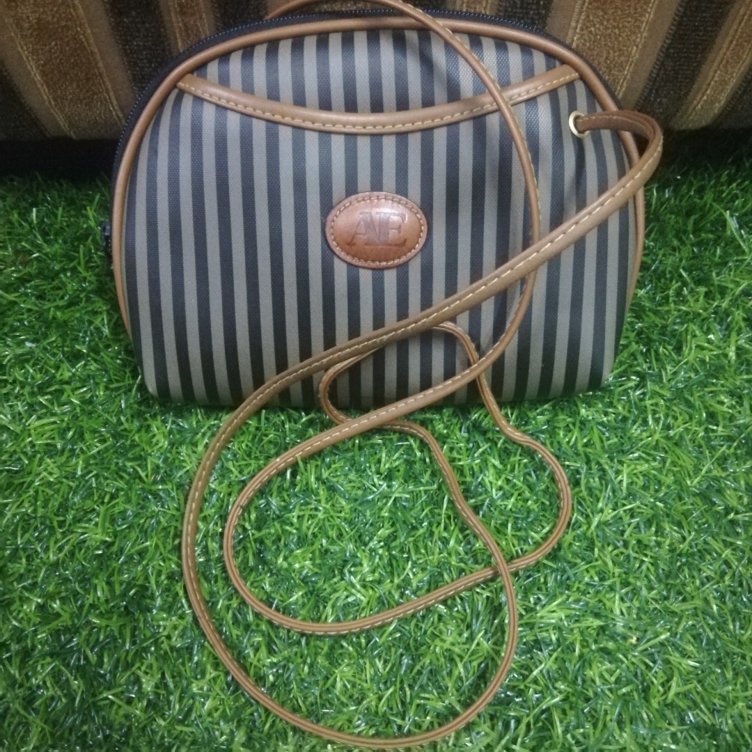 Sling bag Jenama AE, Women's Fashion, Bags & Wallets, Cross-body Bags ...