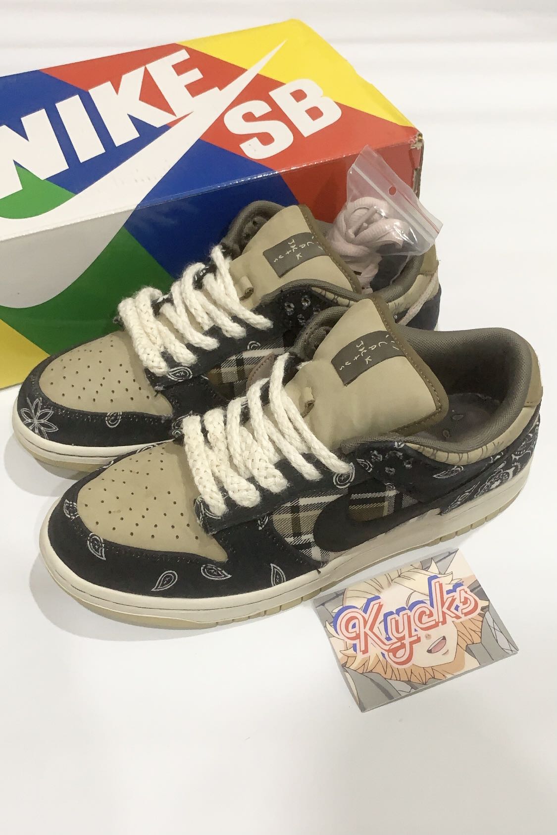 Nike SB Dunk Low Travis Scott, Men's Fashion, Footwear, Sneakers on ...