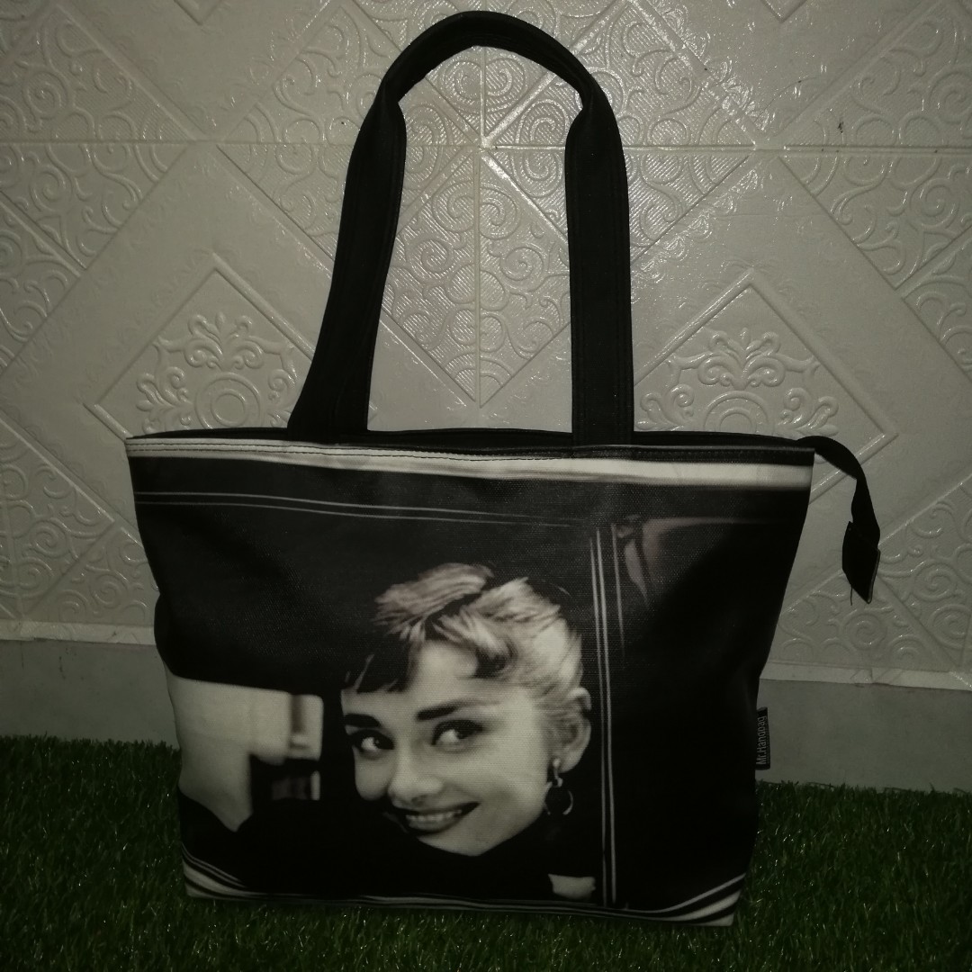 Tote Bag jenama Mr Handbag, Women's Fashion, Bags & Wallets, Tote Bags ...