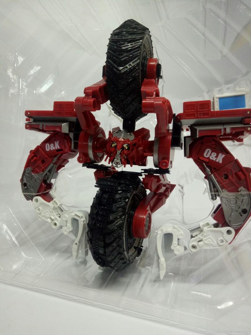 Aoyi Mech Devastator transformable robot 8 in 1 Sold Separately ...