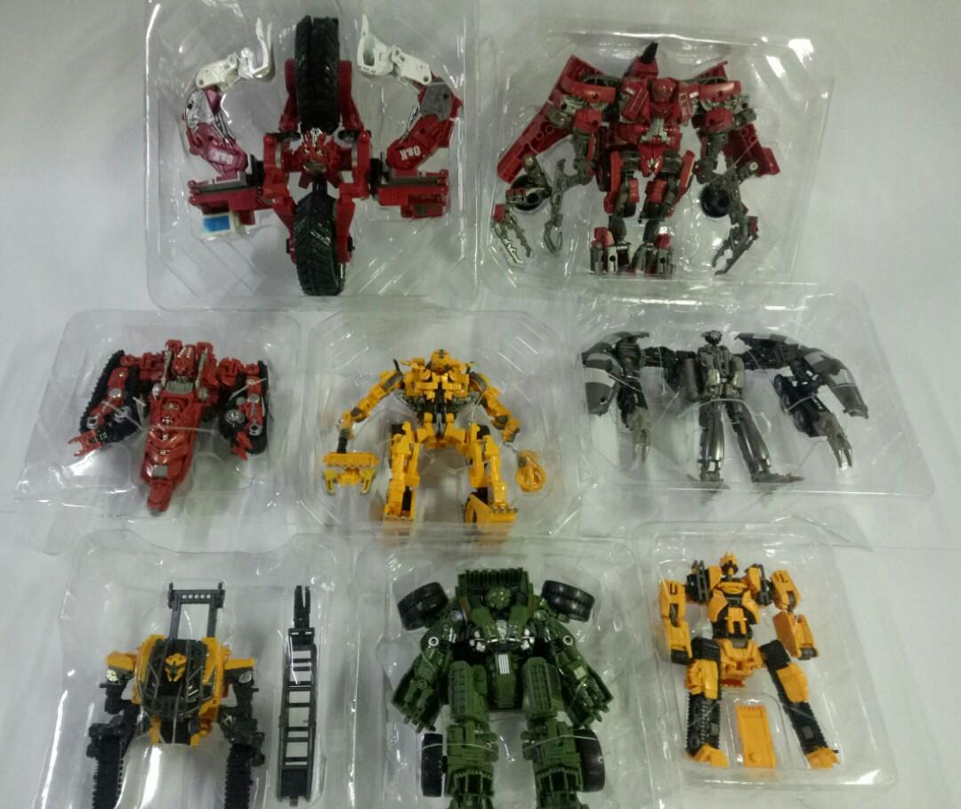 Aoyi Mech Devastator transformable robot 8 in 1 Sold Separately ...