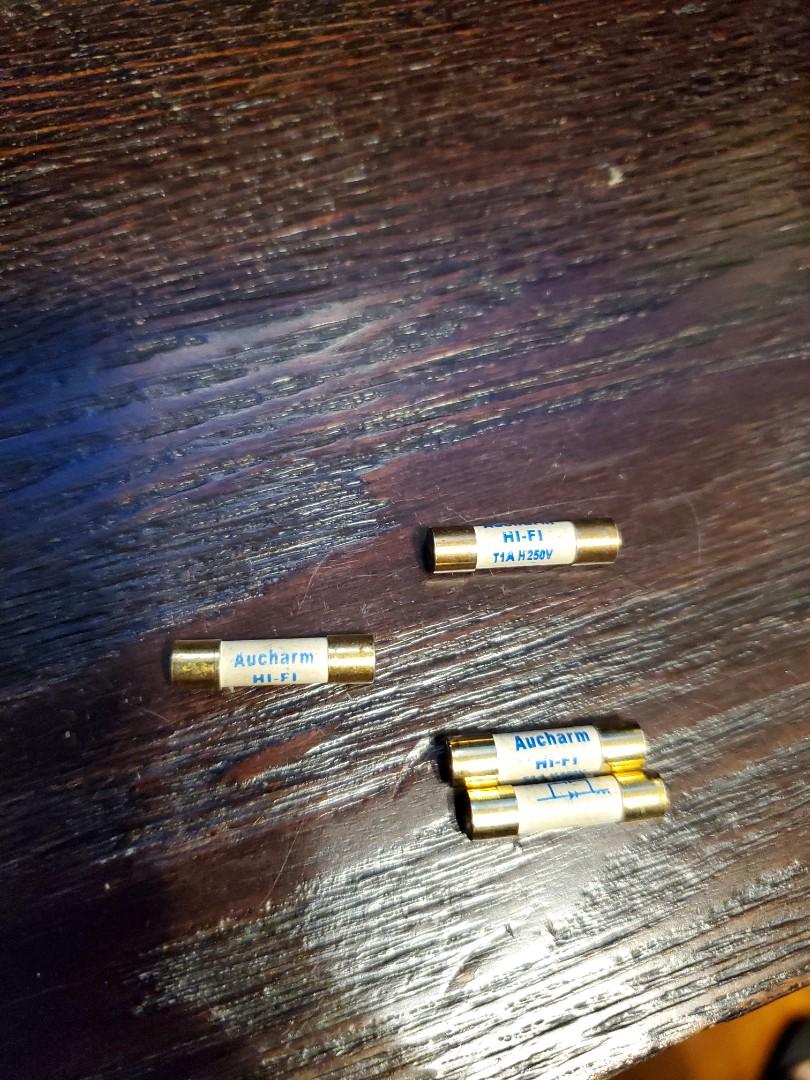 Aucharm fuse T1A T2A 金帽5x20mm 包平郵, 音響器材, 其他音響配件及設備 - Carousell