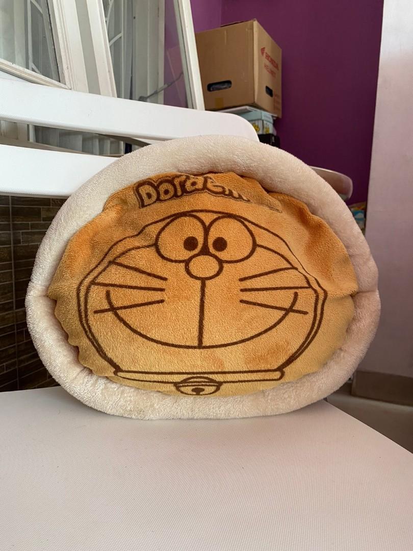 boneka doraemon guling