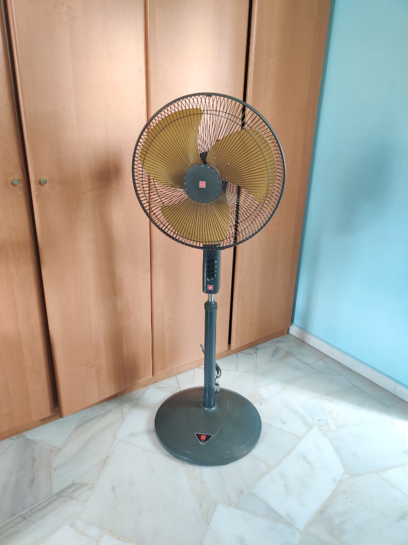 KDK P40US Stand Fan (Gold), Furniture & Home Living, Lighting & Fans ...