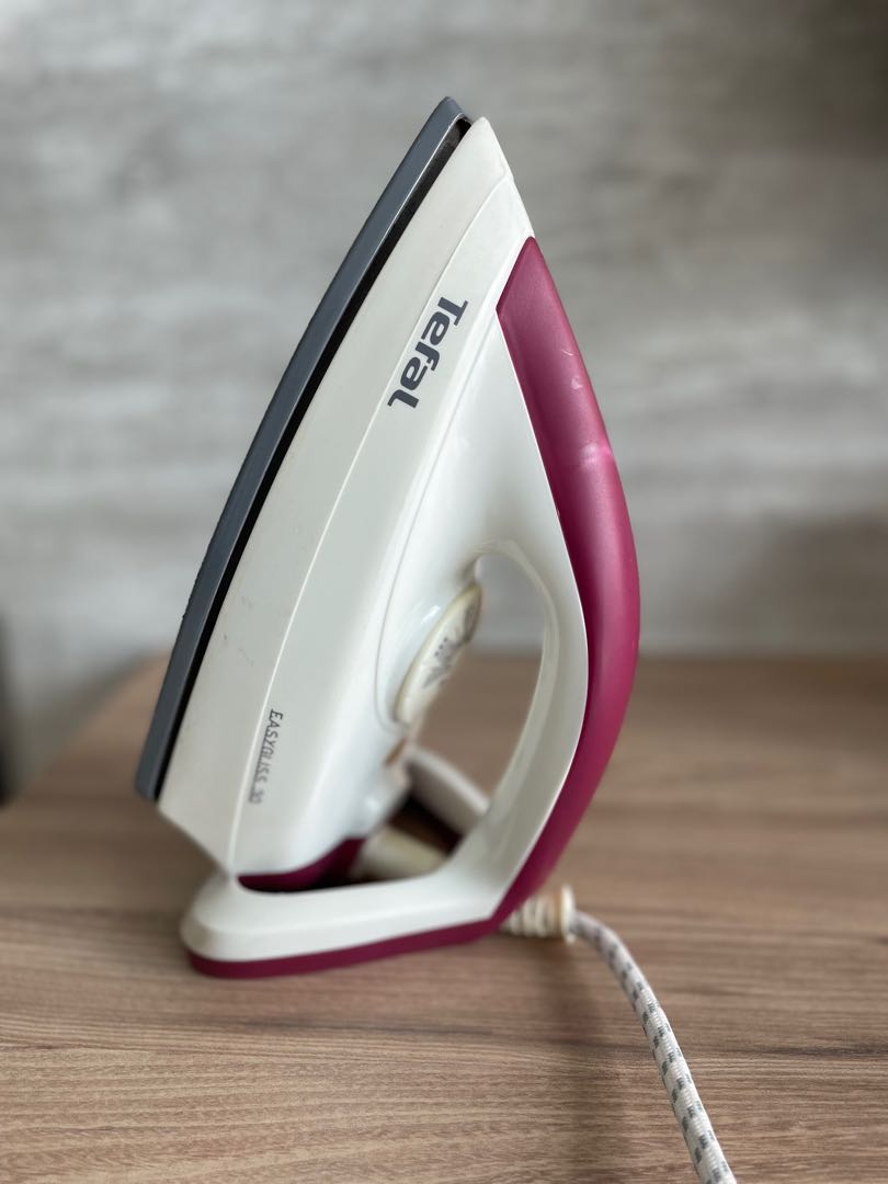 Tefal Easygliss 30 Dry Iron, TV & Home Appliances, Irons & Steamers on Carousell